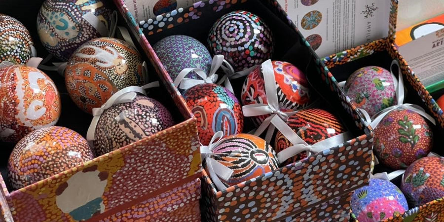 Huge selection of beautiful Christmas items - shop at Raintree Art